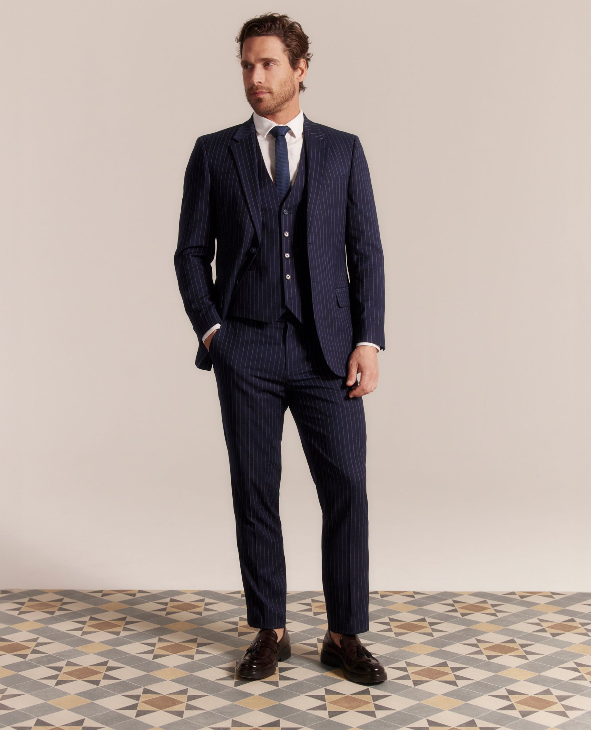Men's Suit Fit Guide: Find The Perfect Fit | Jacamo